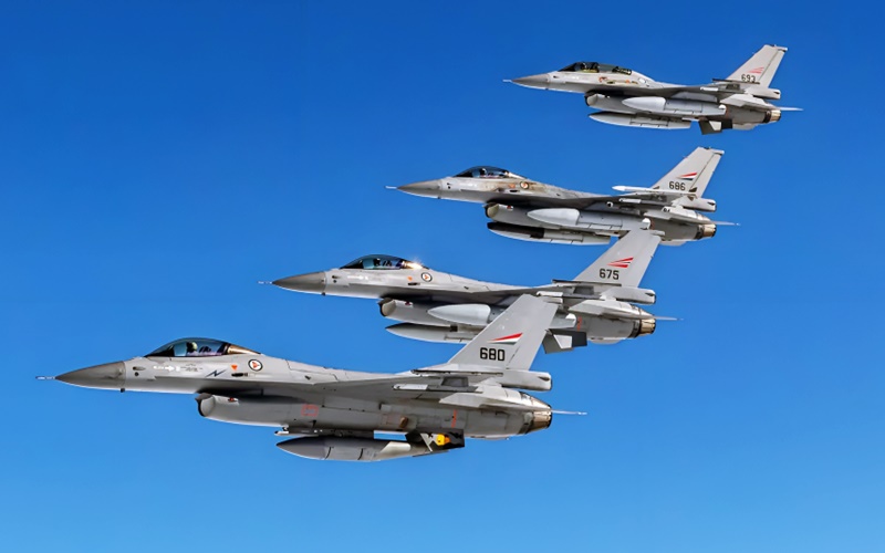 Norveç Romanya Hava Kuvvetlerine F-16 Savaş Uçağı Teslimatına Başladı ... Norveç Romanya Hava Kuvvetlerine F-16 Savaş Uçağı Teslimatına Başladı ...